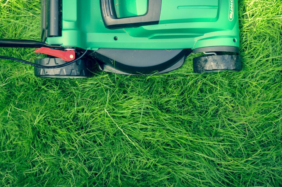 Blades of Danger: Understanding Lawn Mower Defects, Injuries, and Your ...